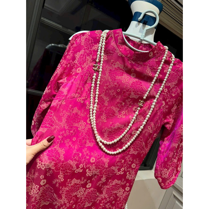 The floating fabric is suitable for making ao dai, cheongsam, and ...