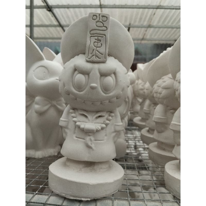 New model Labubu coloring statue comes with a mini statue | Shopee Malaysia
