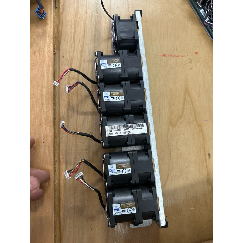 The fan includes 5 AVC 1.4A double fans and 1 4cm AVC 0.6A single fan ...