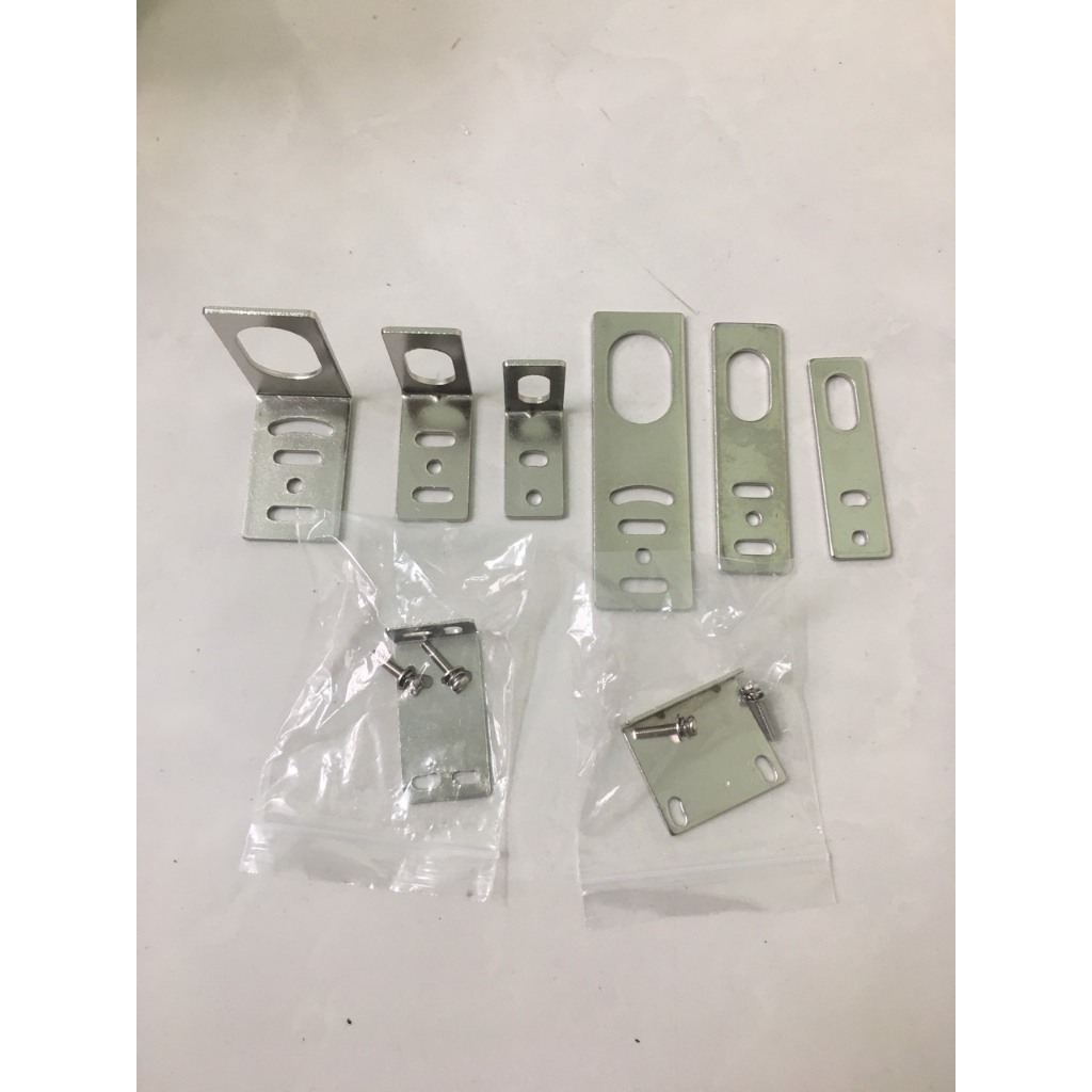 L-shaped and I-shaped sensor brackets of all sizes from M8 to M18 ...