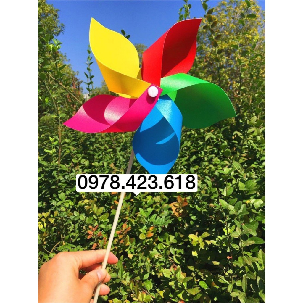 Combo of 100 5-petal, 5-color flower pinwheels for yearbook photos ...