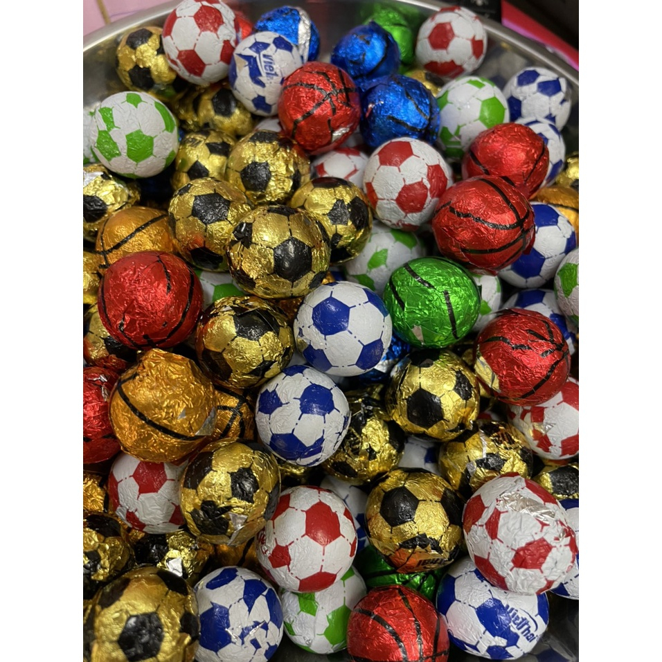 Colorful ball-shaped chocolate Brand Ngoc Han | Shopee Malaysia