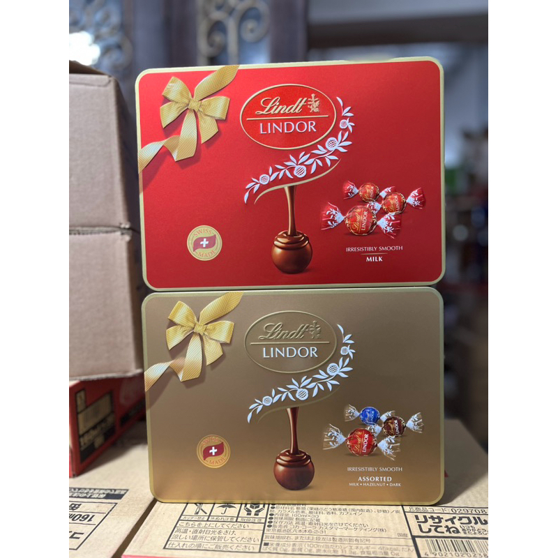 Lindt Lindor Milk Chocolate Gift Box, Assorted iron box (150g) | Shopee ...