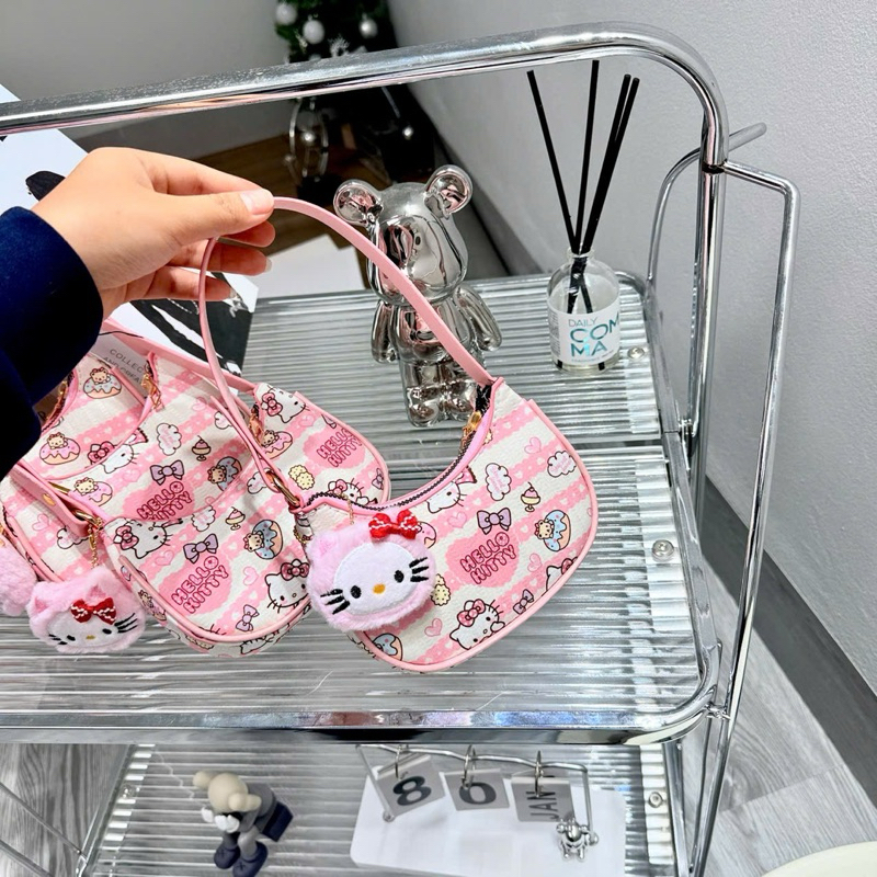 (with Bear) Cute and adorable Hello Kitty pink cat handbag with clip ...