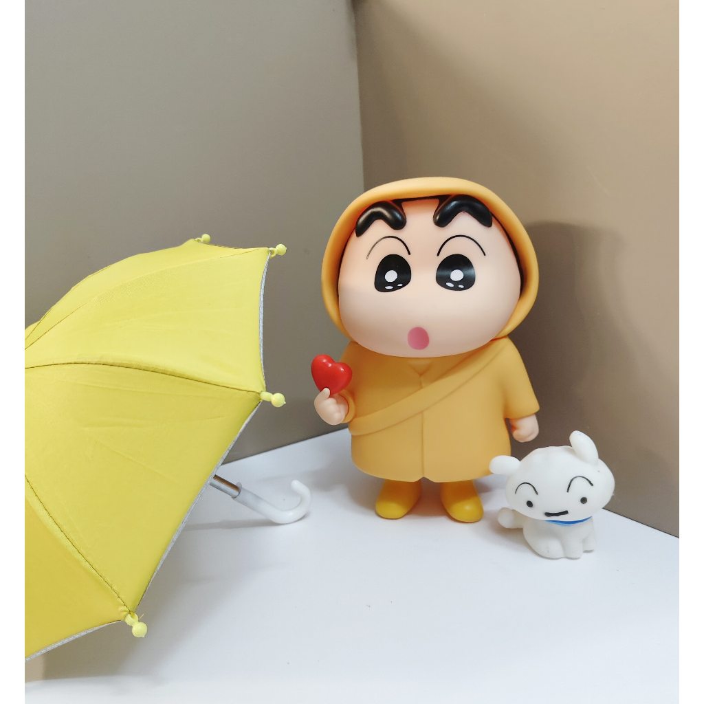 Display model of Shin the pencil boy wearing a raincoat 23cm to ...
