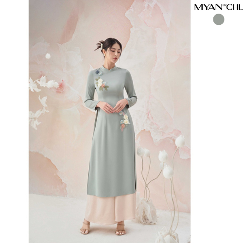 Myan DESIGN Ao Dai Set CNY Train Neck Long Sleeves Embossed Floral ...