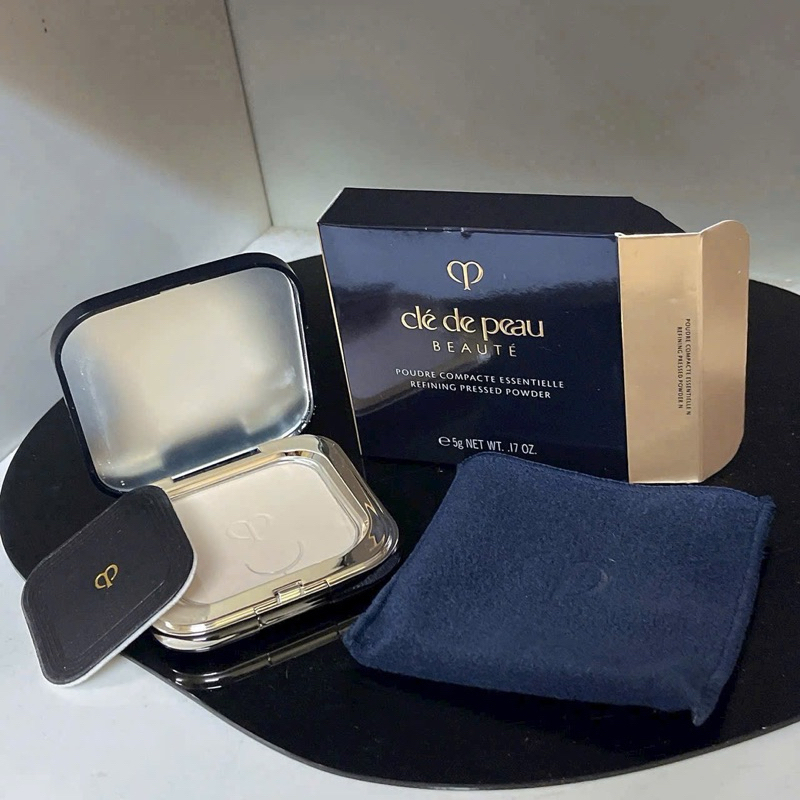 Cle de Peau Pressed Powder 5g For Transparent, Smooth Foundation ...