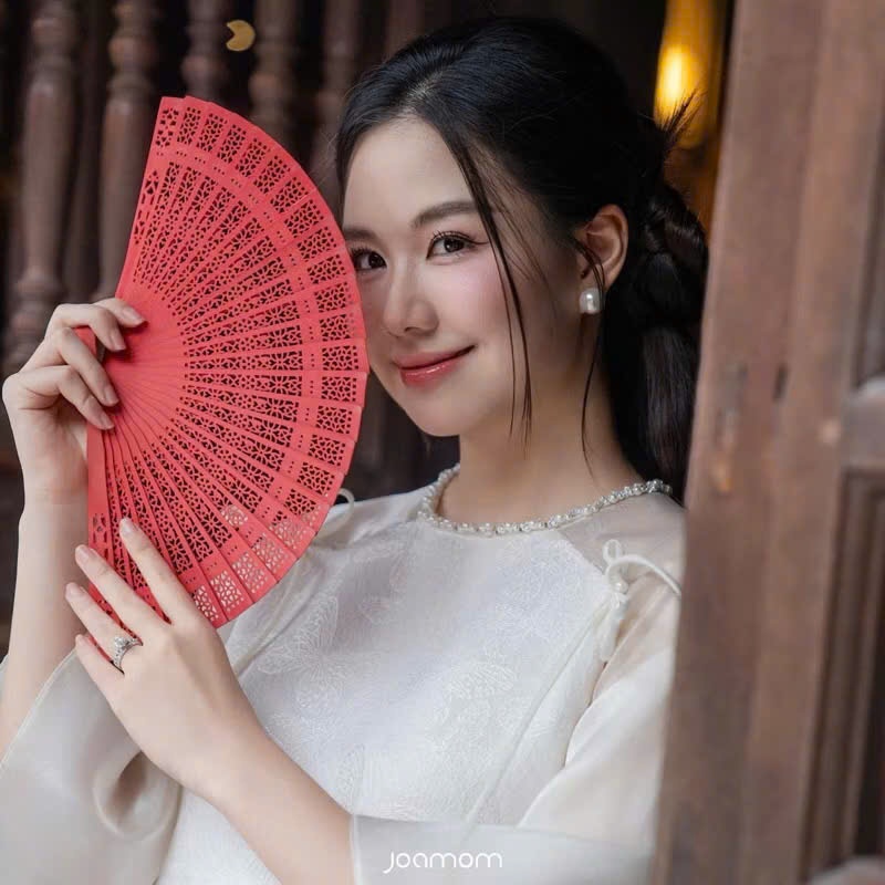 Ancient wooden fan for taking photos wearing ao dai CNY 2025 sunflower ...