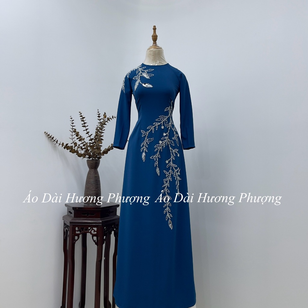 Huong Phuong Ao Dai, soft American silk, round neck design for middle-aged mothers with high ...