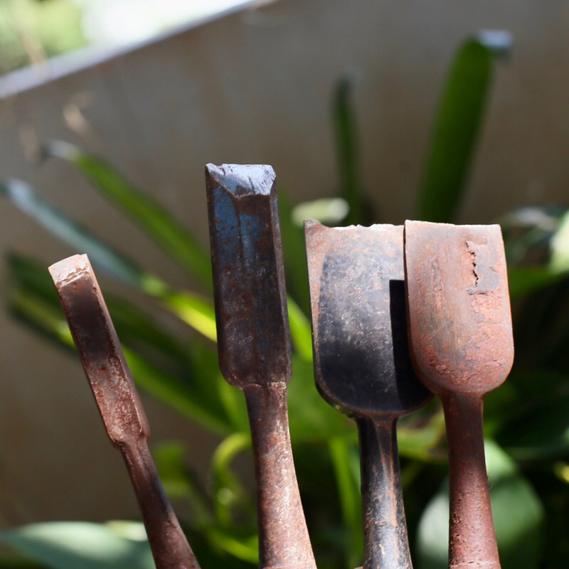 The wood chisel is defective as shown in the picture and is fine ...