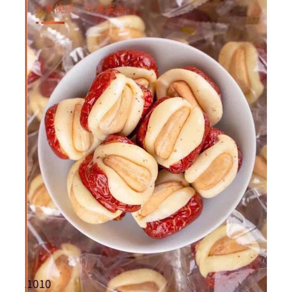 Red apple candy with camel milk and cashew nuts, 1 bag of 500g | Shopee ...