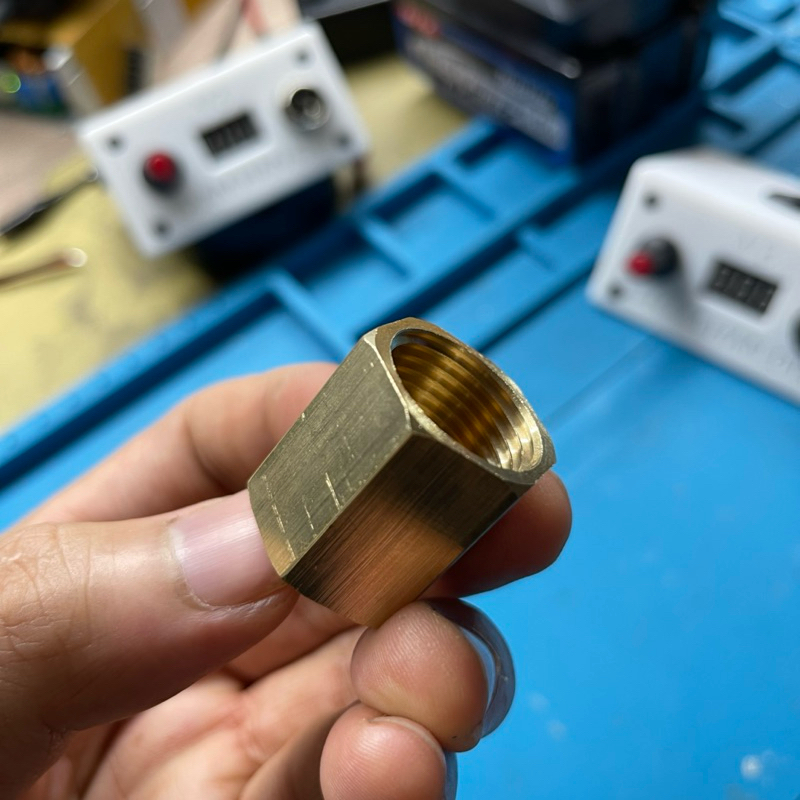 Internal thread connection, internal thread sleeve 21, used as welding ...
