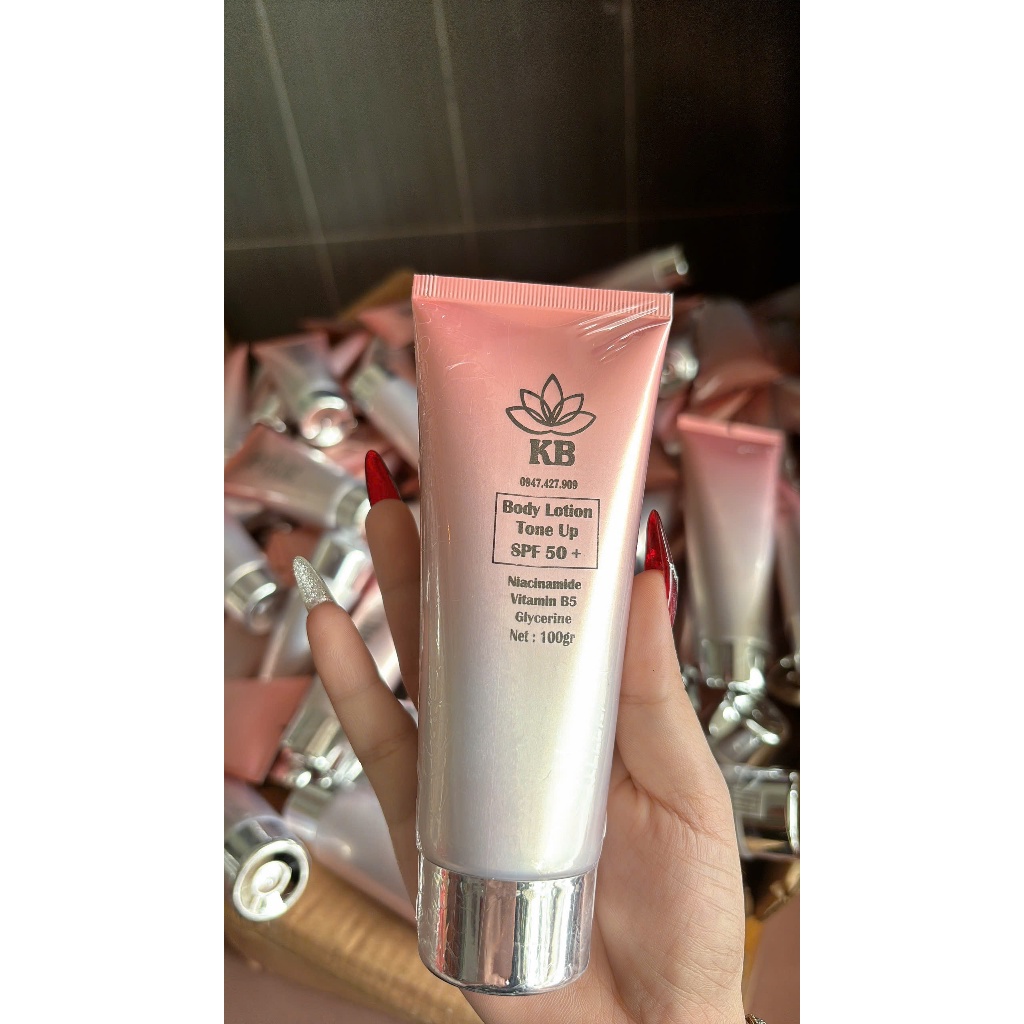 Body MAKEUP CREAM SUPPORTS SKIN TONE ENHANCEMENT AND BRIGHTEN THE WHOLE ...