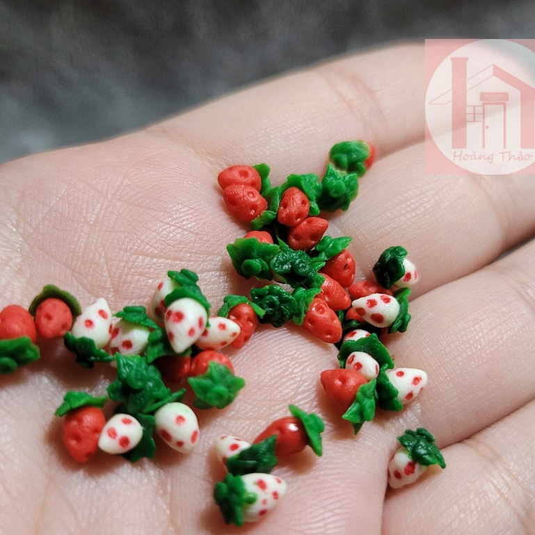 Tiny strawberry model decorates dollhouses and miniatures | Shopee Malaysia