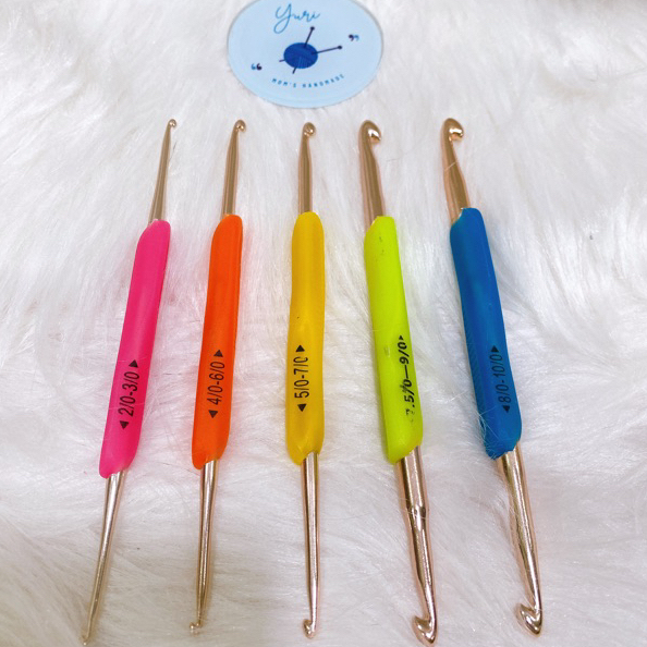 Hooks with 2 flexible plastic handles, flexible hooks simulating ...