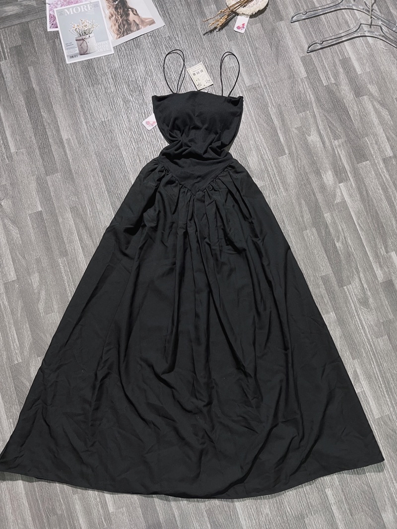 Luxury black two-strap dress, bodycon dress with flared body for Korean ...