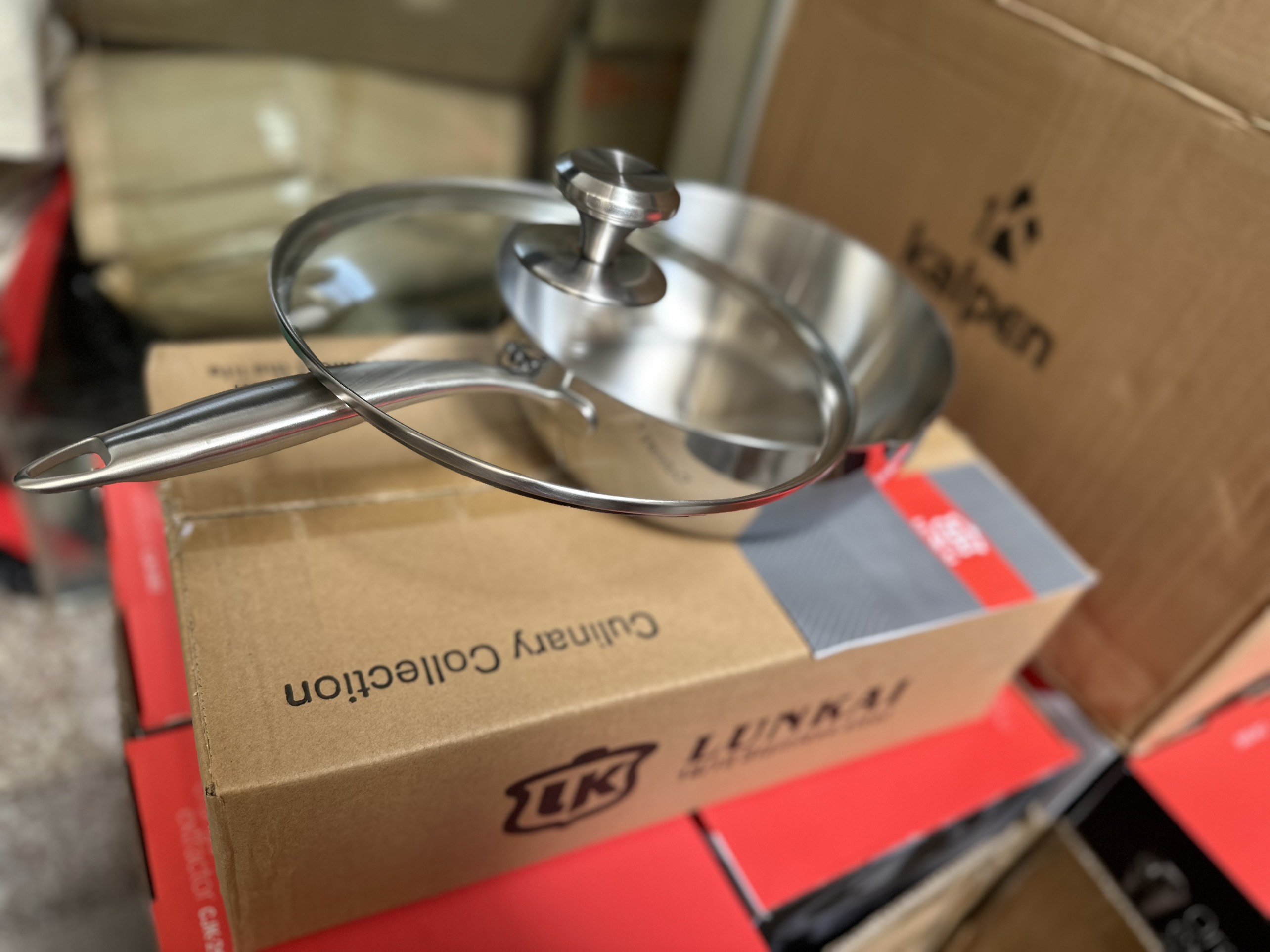 Magnetic bottom pan 316 Lunkai stainless steel pan with pouring spout ...