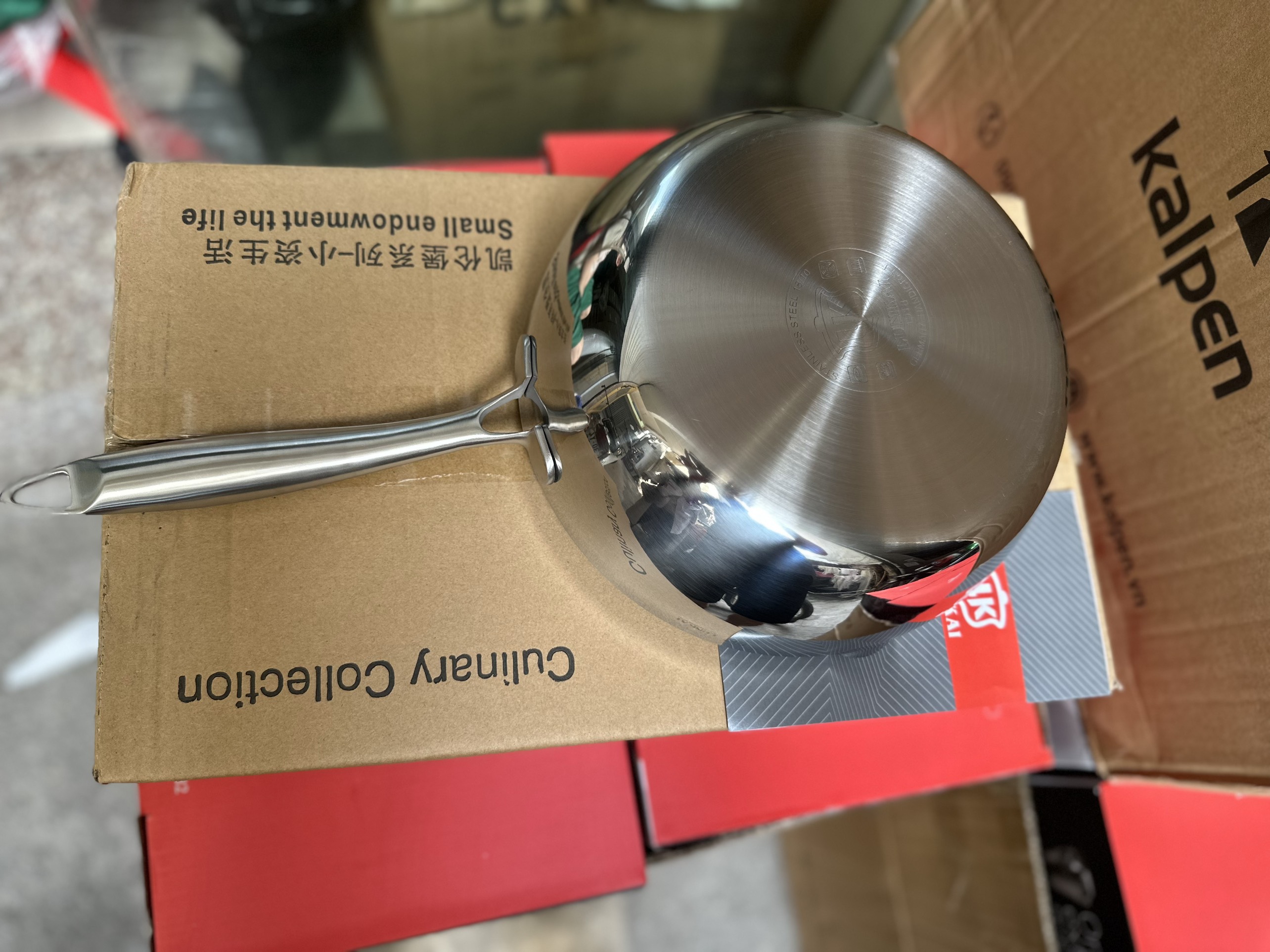 Magnetic bottom pan 316 Lunkai stainless steel pan with pouring spout ...