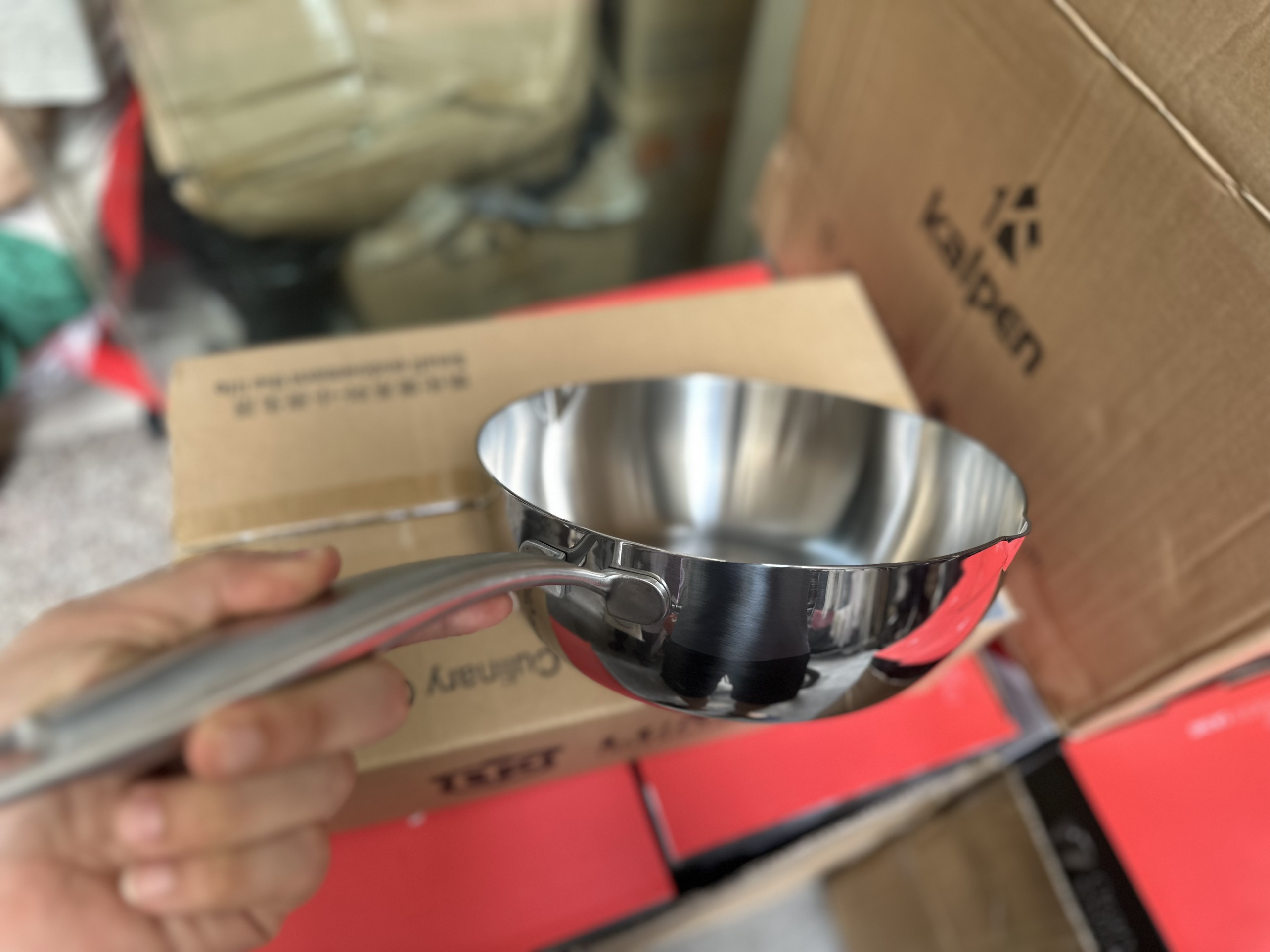 Magnetic bottom pan 316 Lunkai stainless steel pan with pouring spout ...
