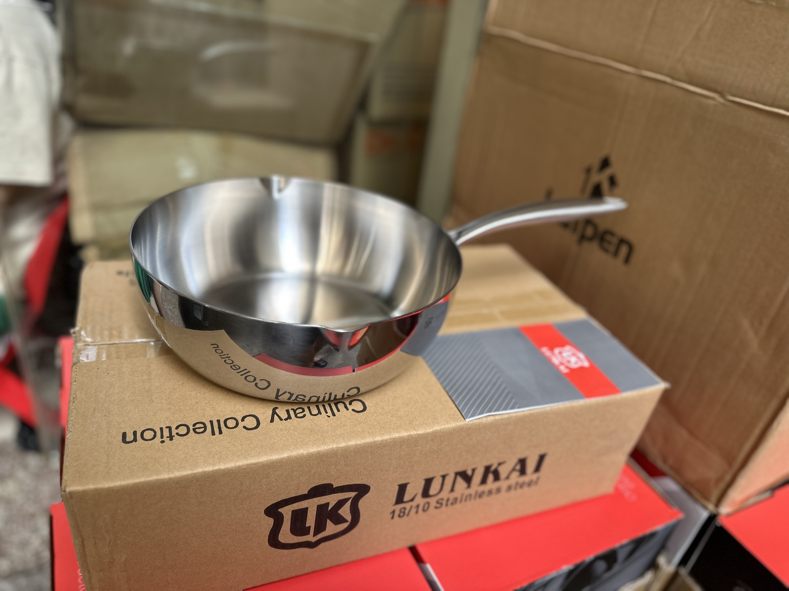 Magnetic bottom pan 316 Lunkai stainless steel pan with pouring spout ...