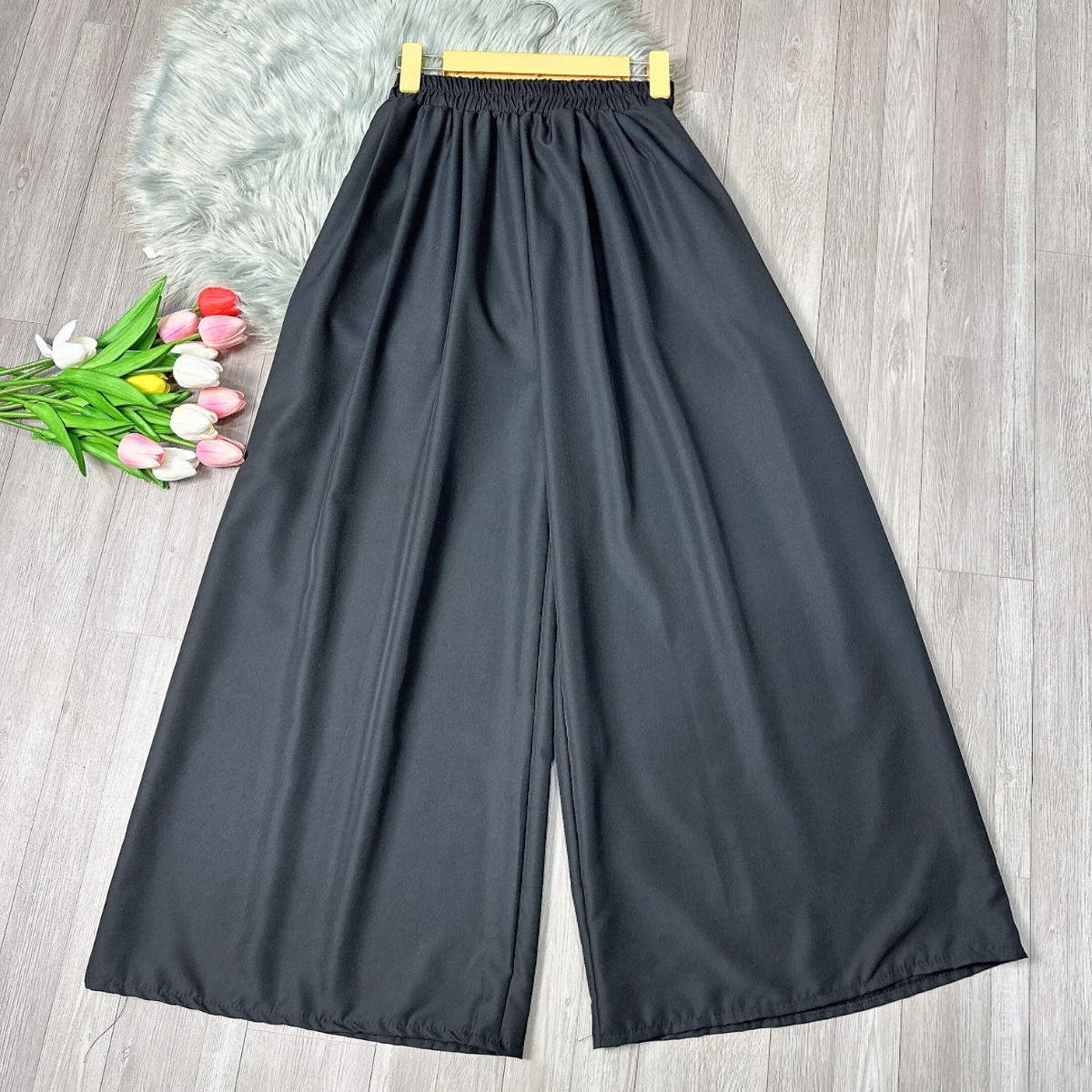 Women's big-size wide-leg pants with elastic waist in soft, cool silk ...