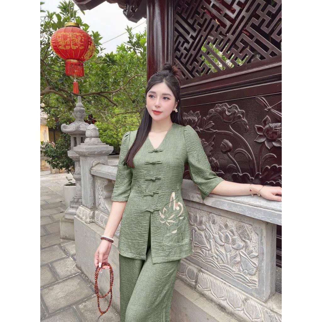 Sleeve blue suit with embroidered letters and patterns V-neck buttoned ...