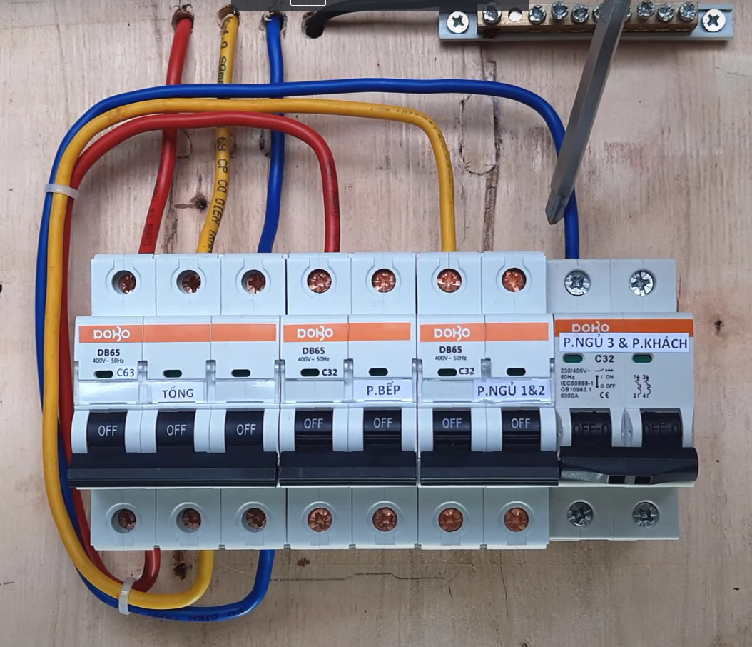 3-phase Automatic Circuit Breaker 380V 50A MCB 3-Phase DOBO KOREA super ...