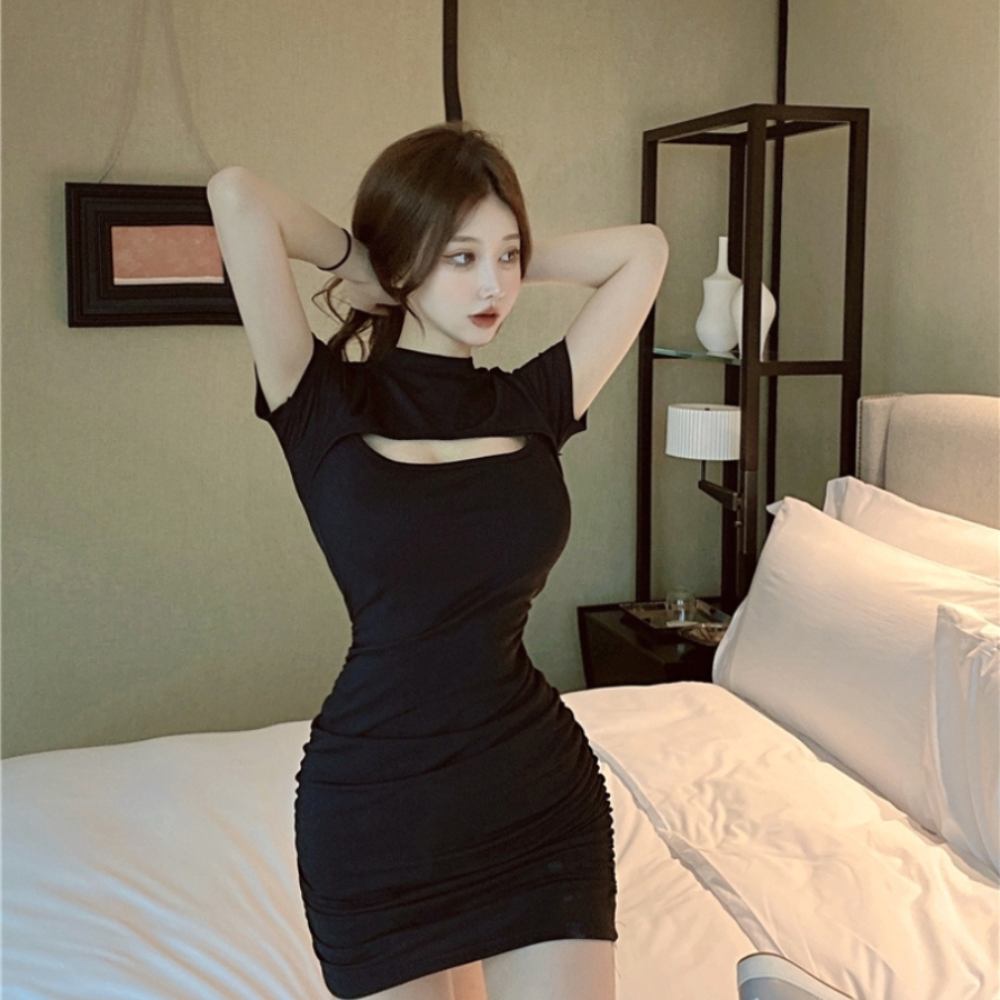 Bigsize short-sleeved dress with chest slit, high neck, long silhouette ...