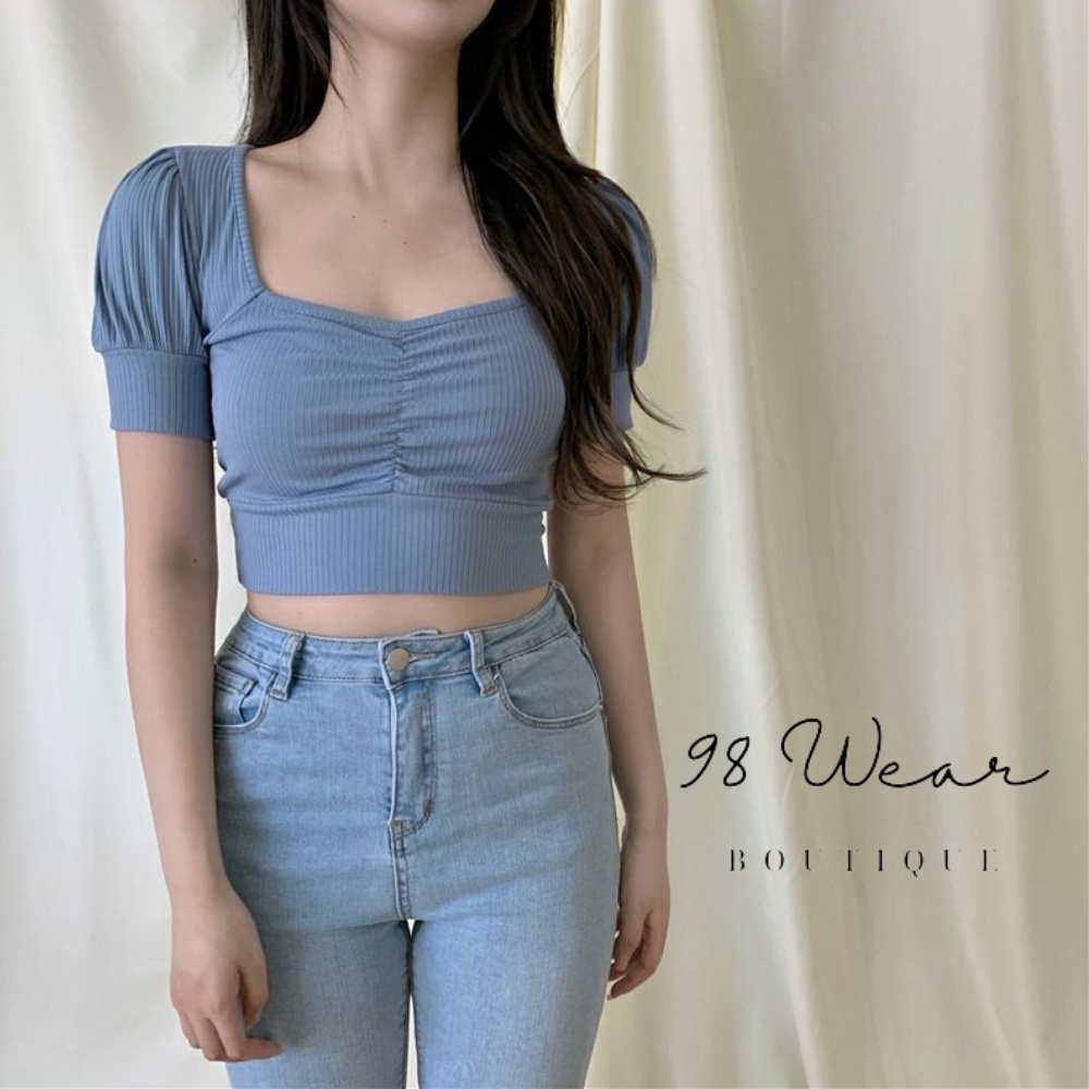 Crop top, body-hugging t-shirt with puffed sleeves, square neck, ribbed ...