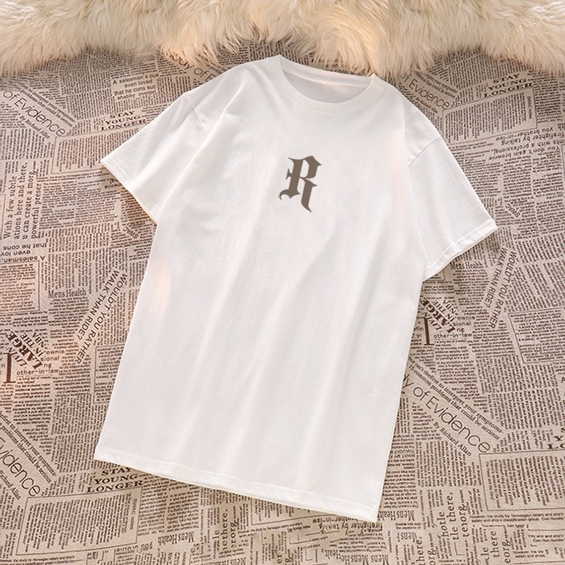Unisex short-sleeved T-shirt for men and women with RR LUXA lettering ...