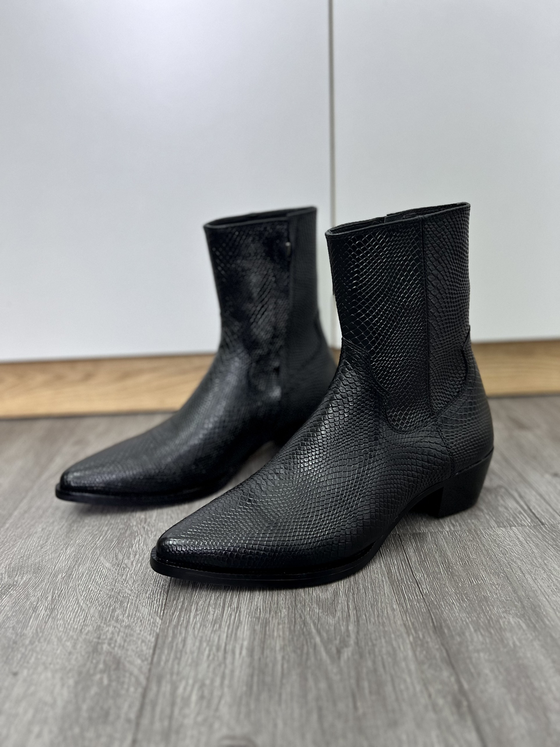 Python Lukas Snakeskin Boots, Lukas Embossed Cowhide Boots | Shopee ...