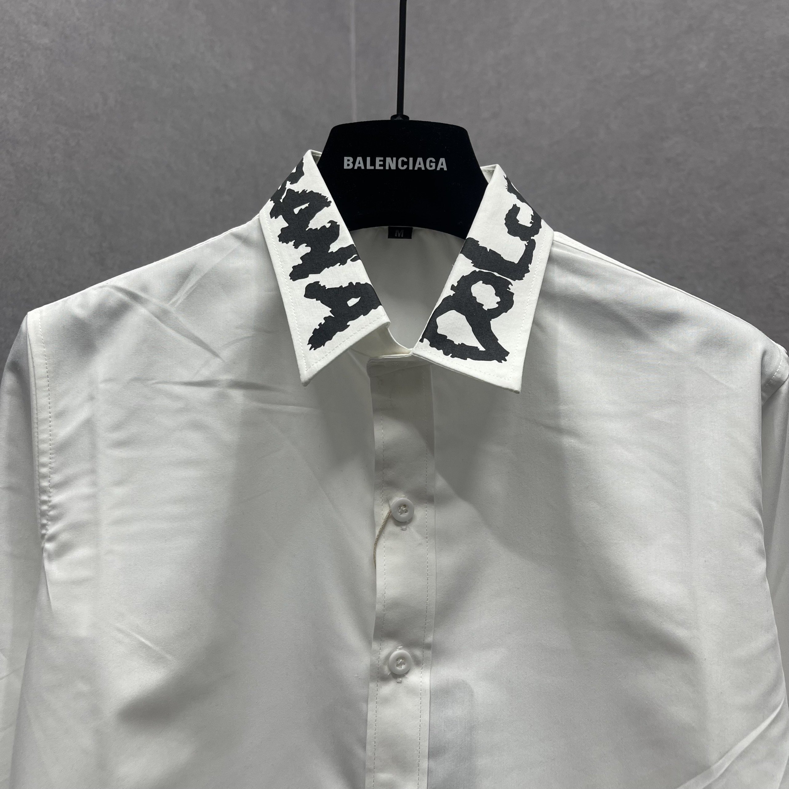Men's long-sleeved white shirt in plain silk fabric embroidered with ...