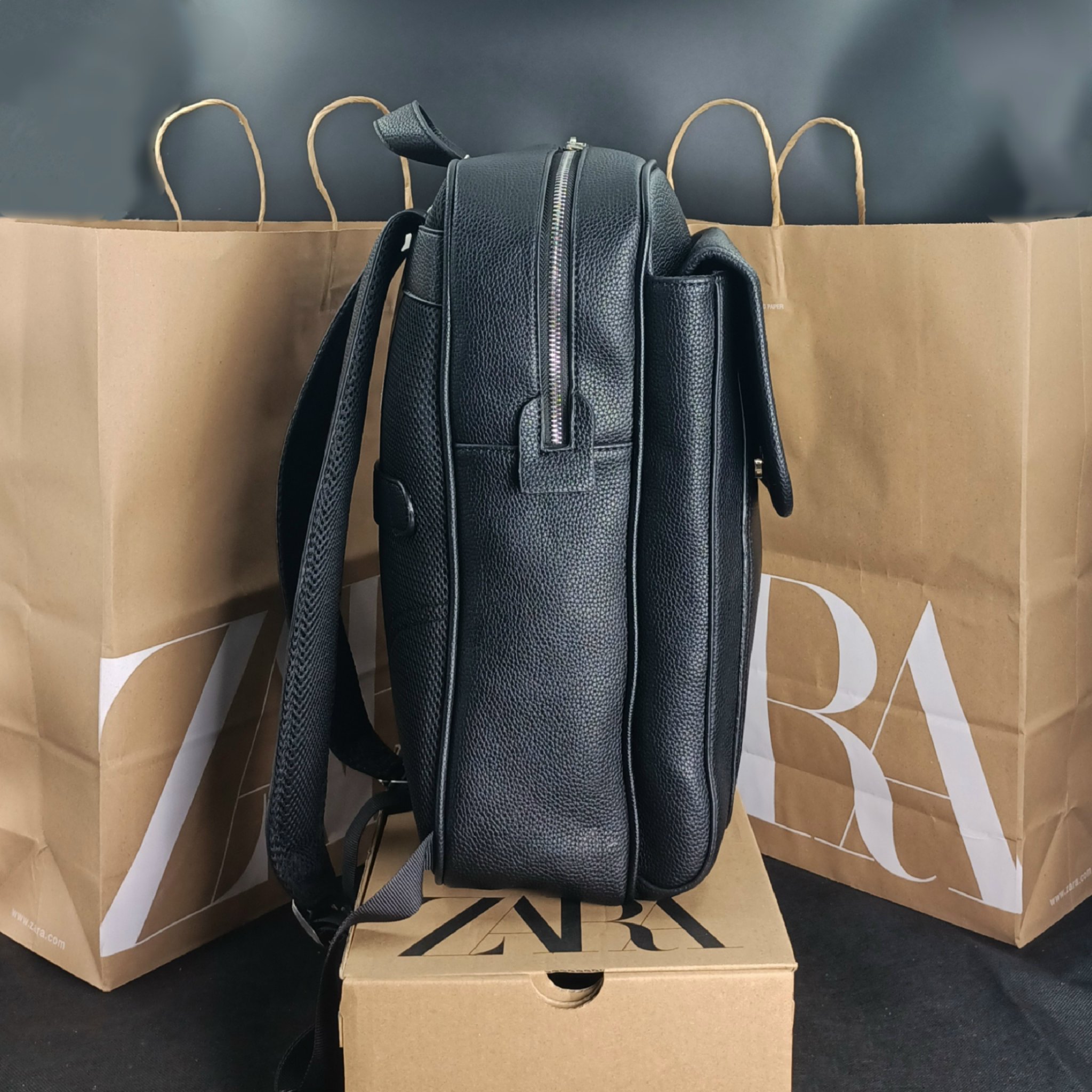 Large Zara men's leather backpack with spacious 16-inch laptop ...