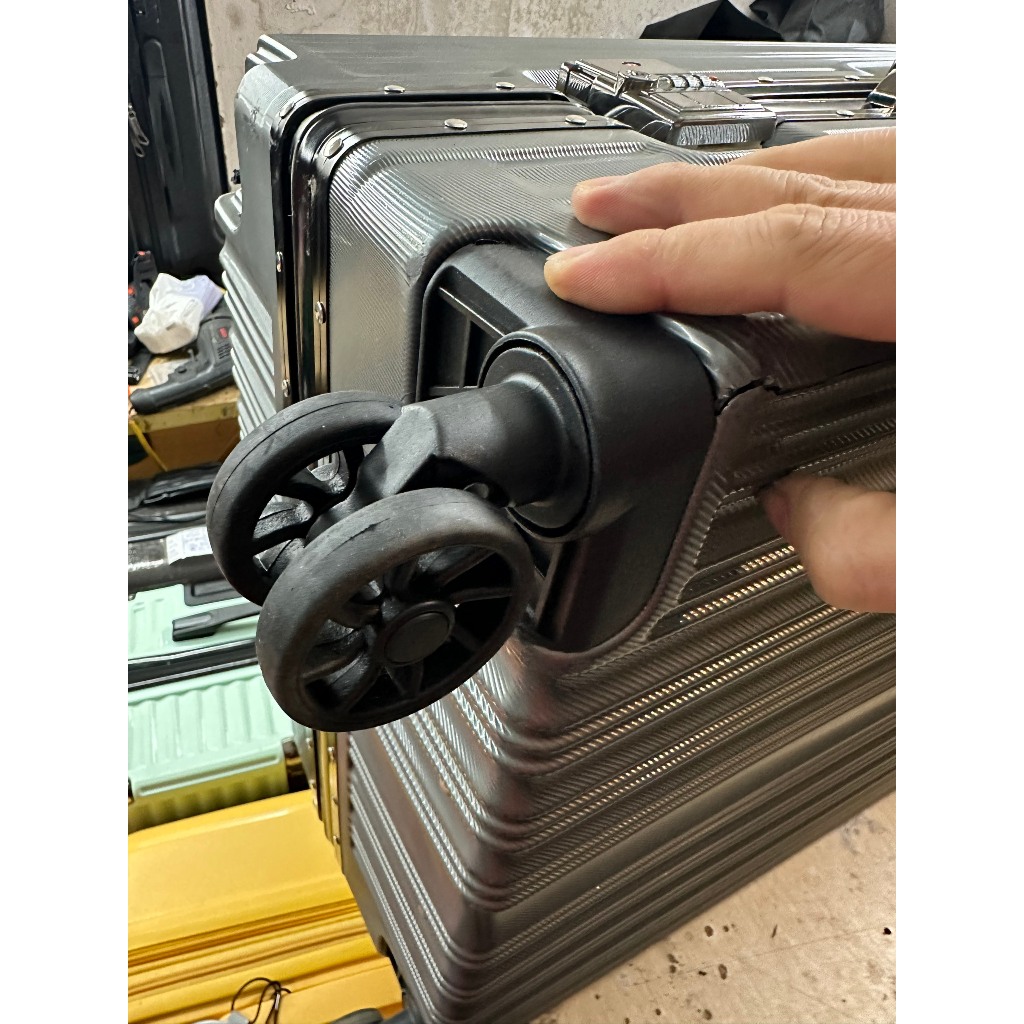 Aluminum frame suitcase wheel assembly with collapsible lock for home ...