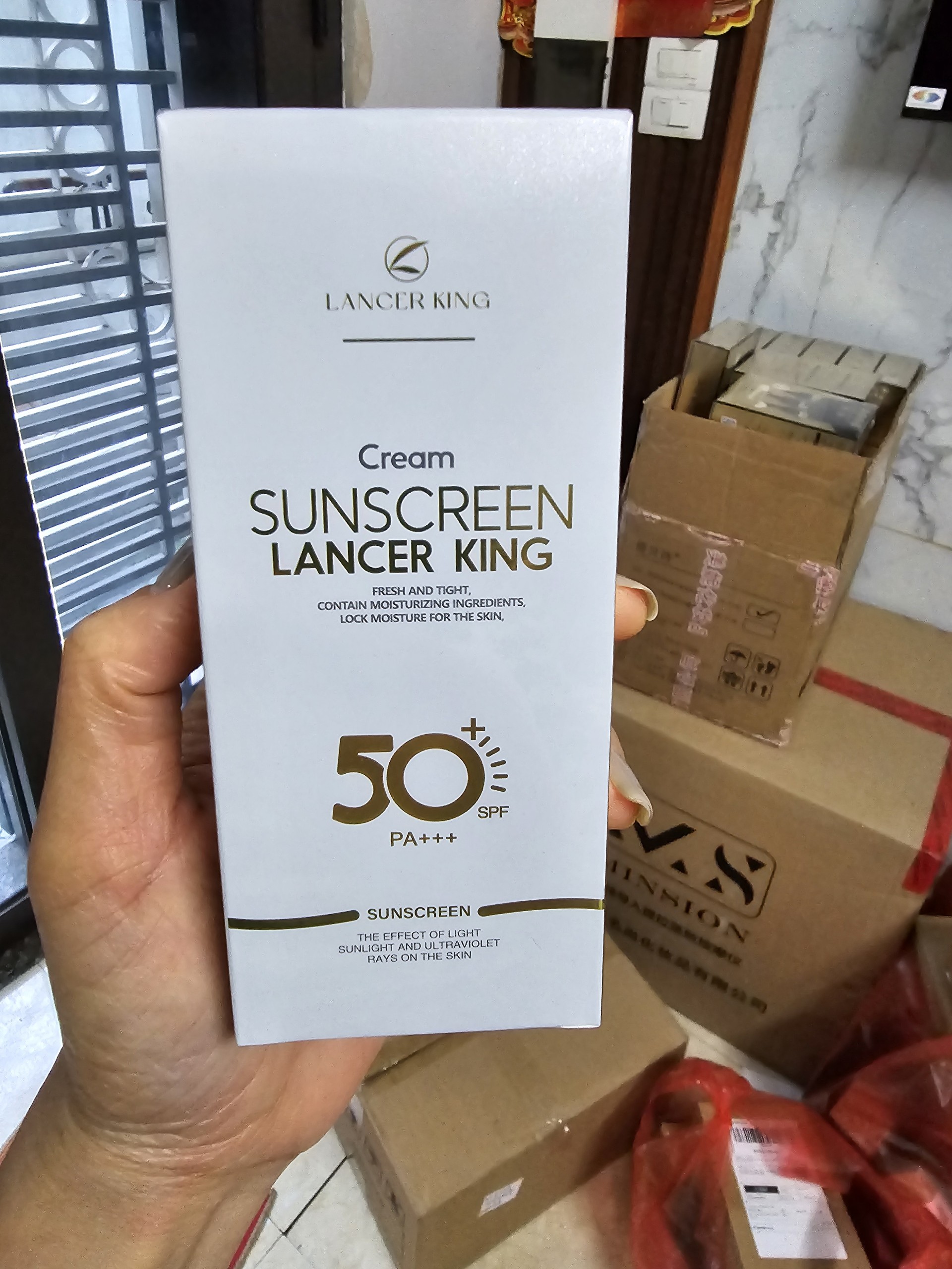 LANCER KING sunscreen moisturizes and tones skin SPF50 PA+ Sunscrean ...