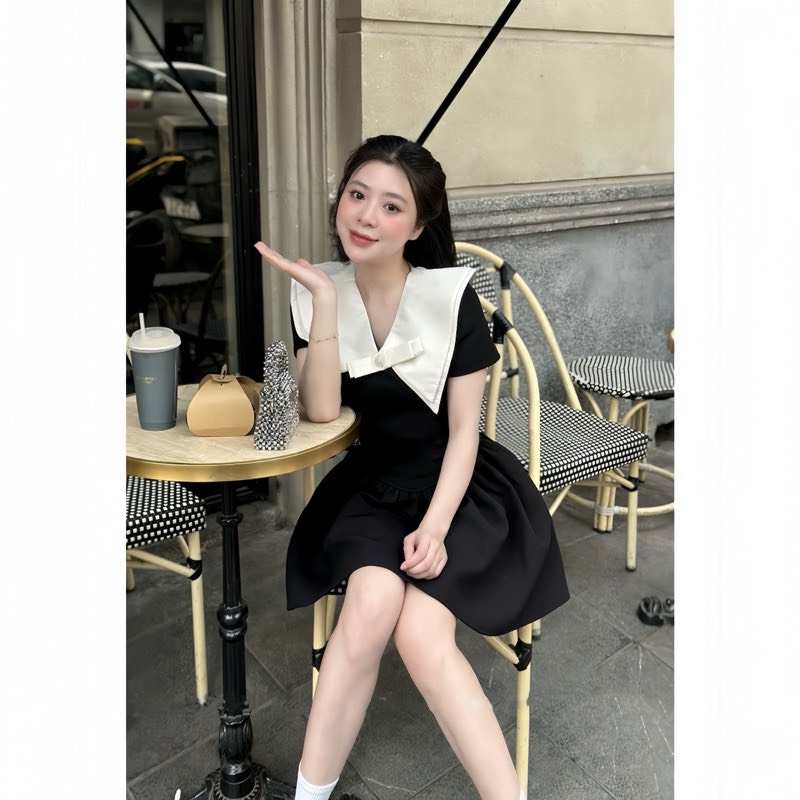 Lady dress with puffy shape and ladylike bow, cut-out waist, short ...