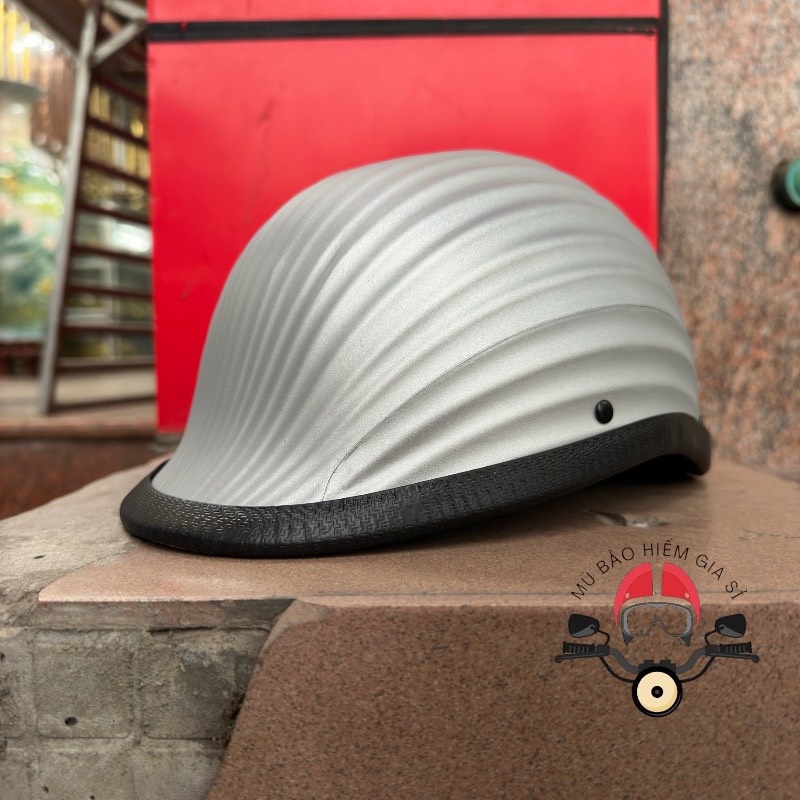 1/2-head Clamshell Helmet with Carbon Dip Paint, super cool street ...