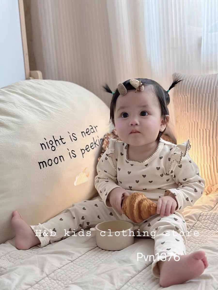 Cute heart-shaped long-sleeved baby girl outfit for babies from 8kg to ...
