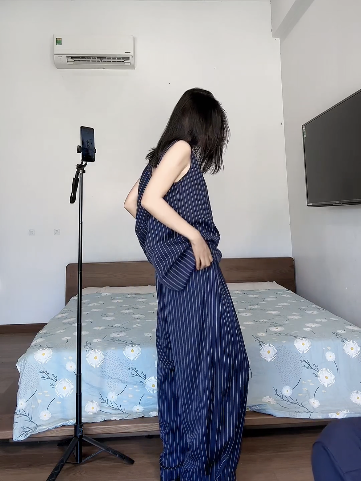 Boom tube pants with one side pleats - QBOOM | Shopee Malaysia