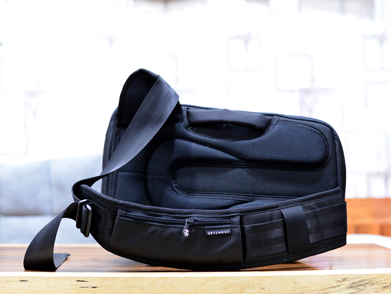 Crumpler Quick Escape Sling L Camera Backpack - Real Photo | Shopee ...