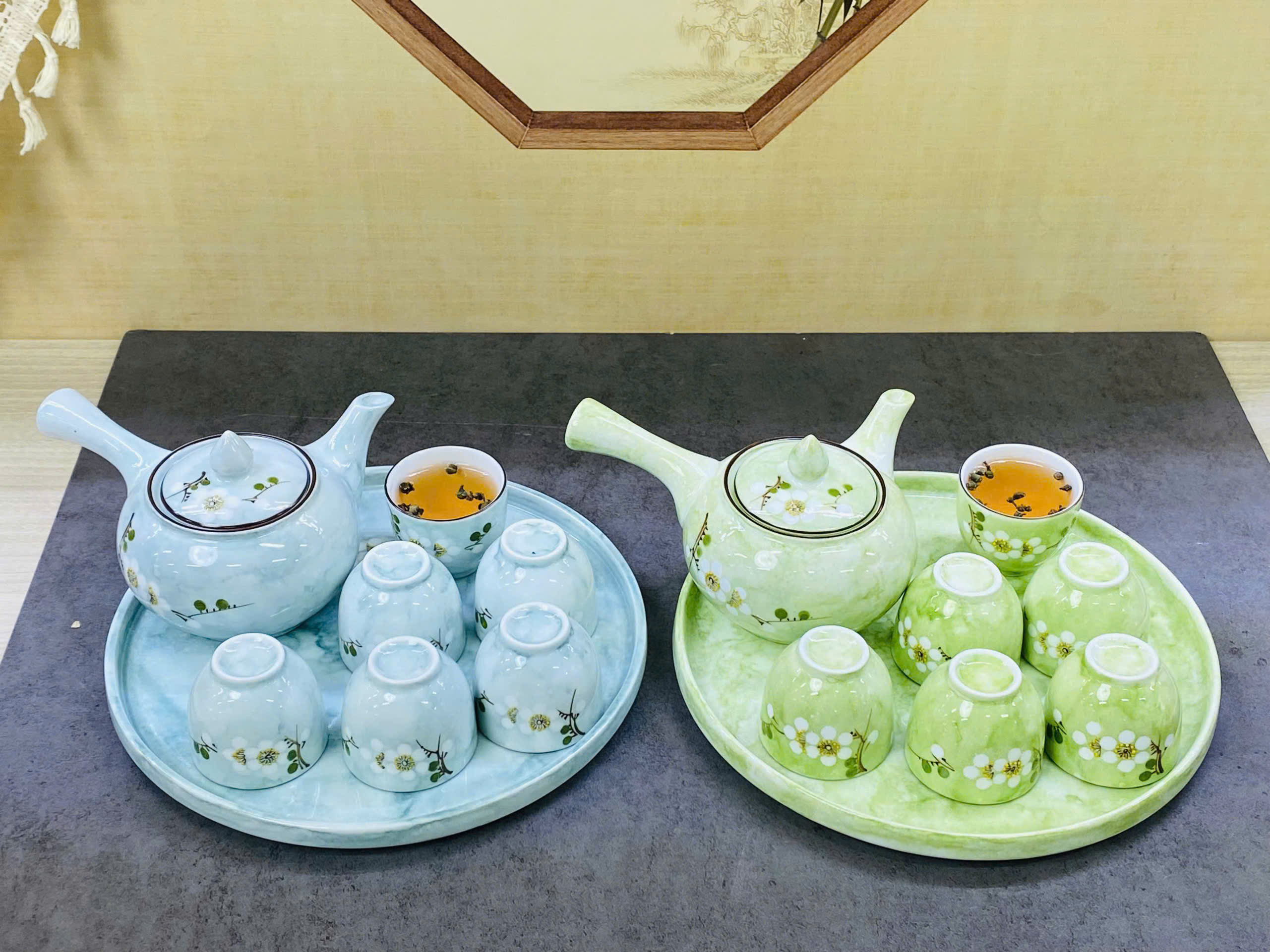 Handle-shaped tea set with stone pattern and white peach painting ...