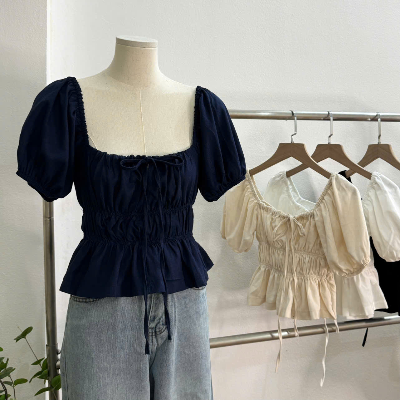 Lovely linen babydoll shirt with puffed sleeves, princess style, bow ...