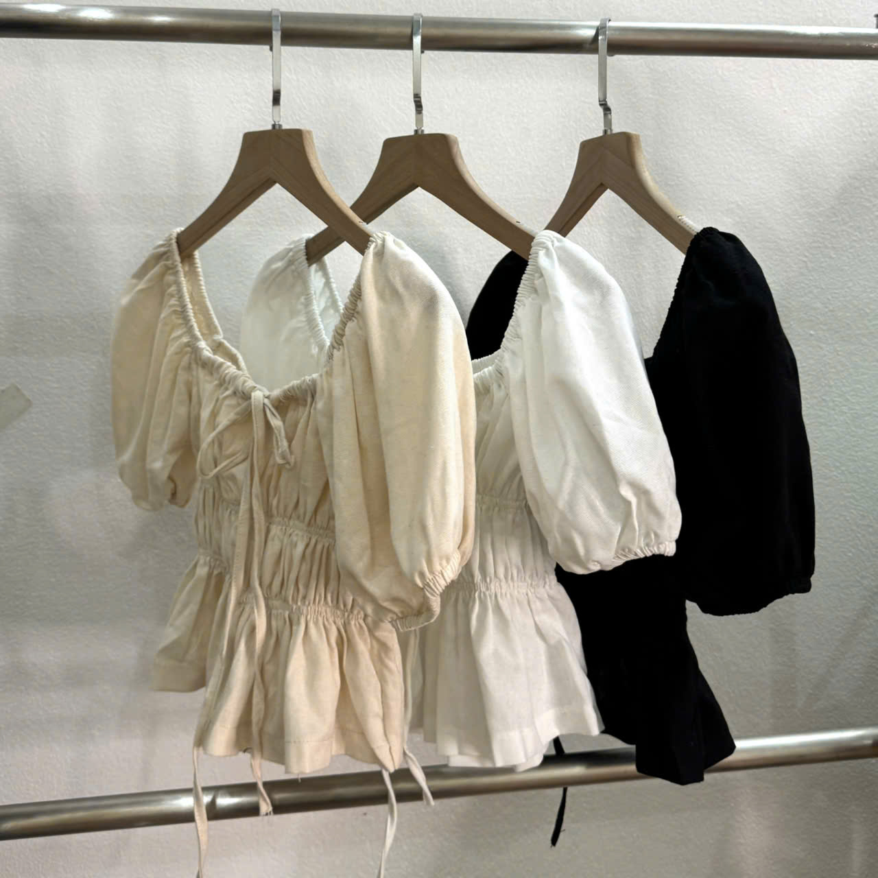 Lovely linen babydoll shirt with puffed sleeves, princess style, bow ...