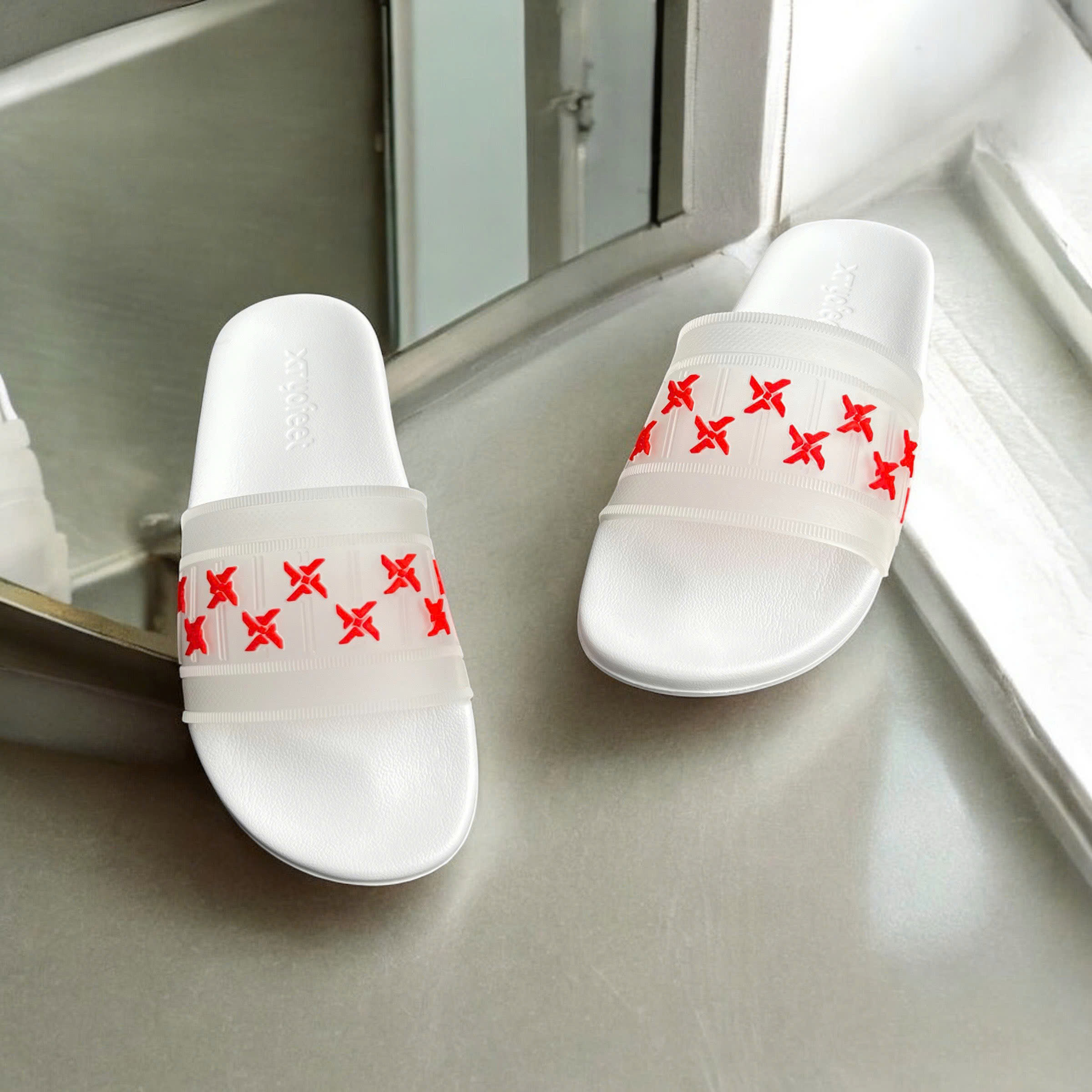 Clean white sole sandals with rubber straps logo XT YOFEET (XC 33 ...
