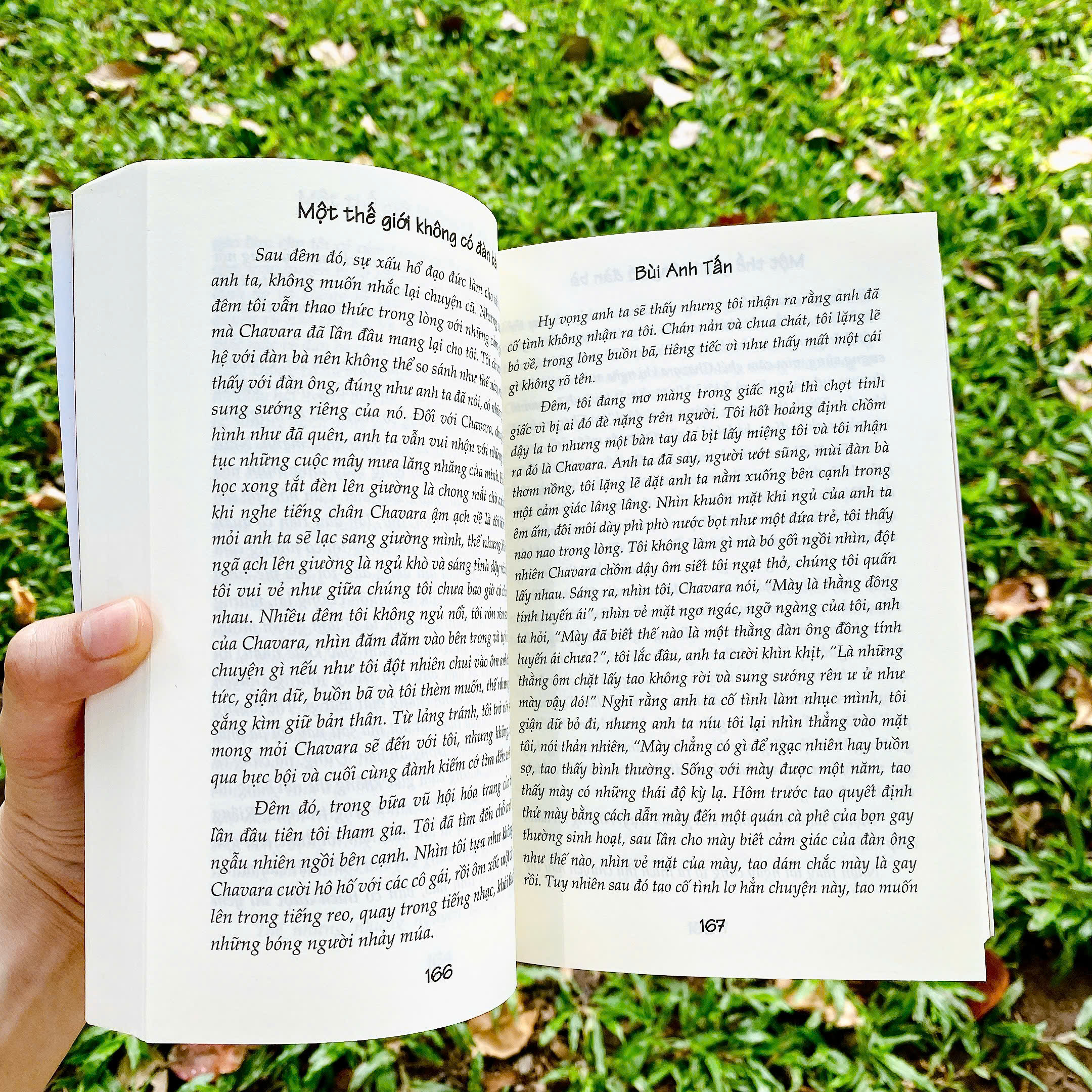 Vietnamese Detective Book - A World Without Women (Bui Anh Tan) | Shopee Malaysia