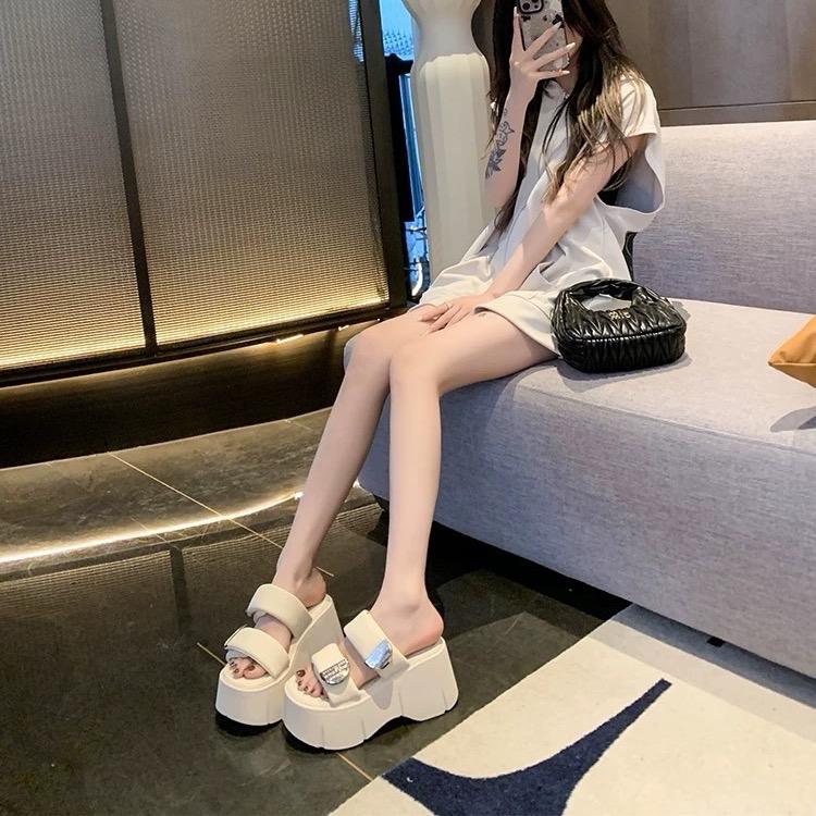 (Item L1) 9cm high heel cross-strap sandals, QCCC bread-soled strappy ...