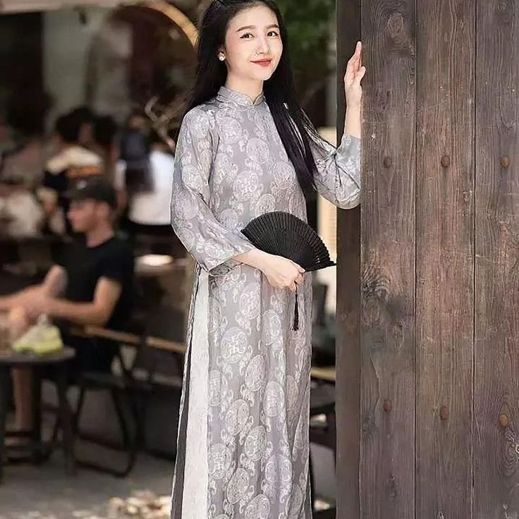 Ancient wooden fan for taking photos wearing ao dai CNY 2025 sunflower ...