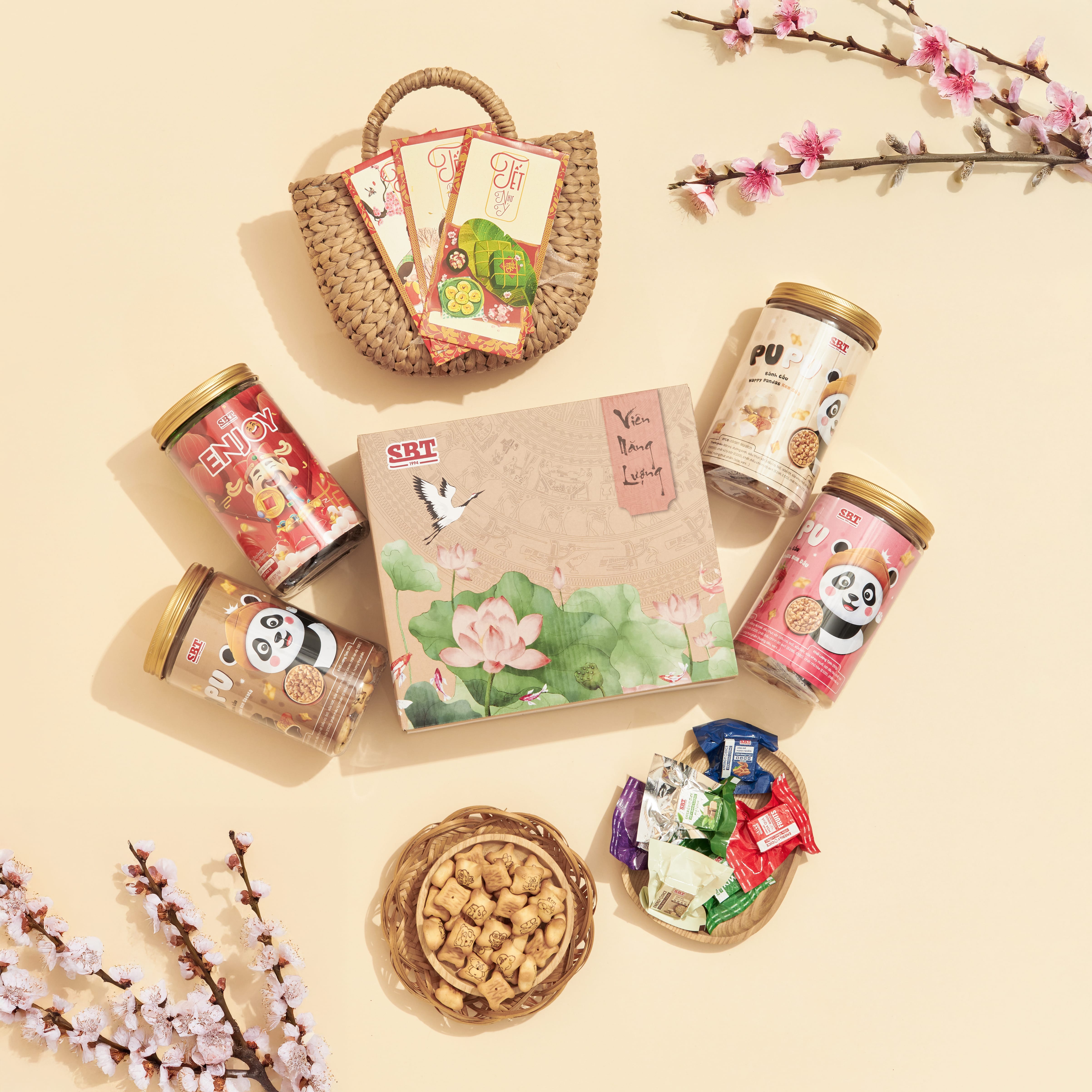 Gift Set SBT 2025 Warm, Full, Happy for the Family, Delicious Snacks ...