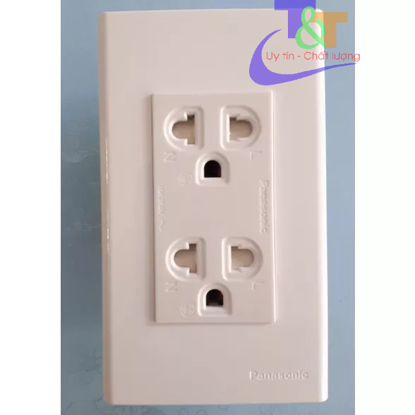 Wev68030sw 3-hole panel and WEV1582SW screened double 3-pin socket bead ...