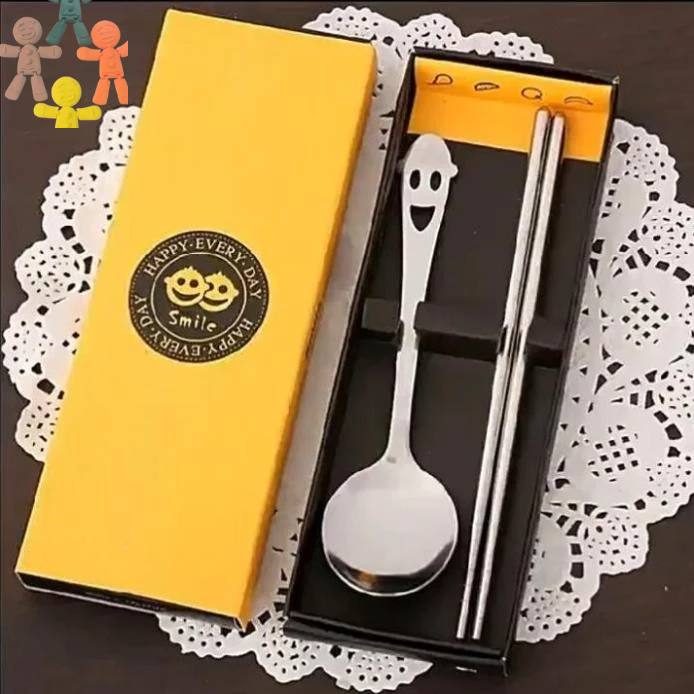 Smiley face shaped rice spoon and chopsticks set, smooth and durable ...